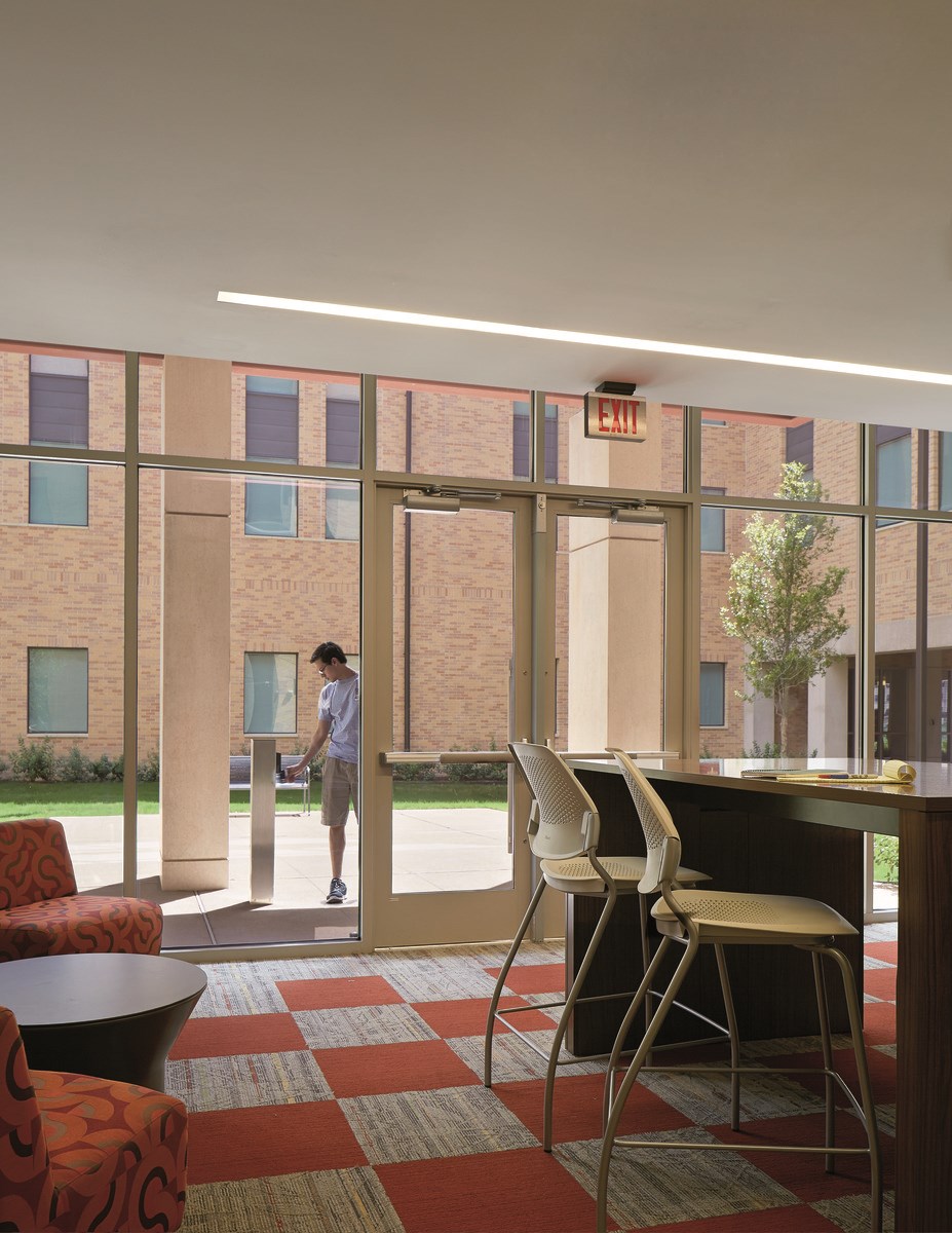 University of Texas San Antonio, San Saba Hall