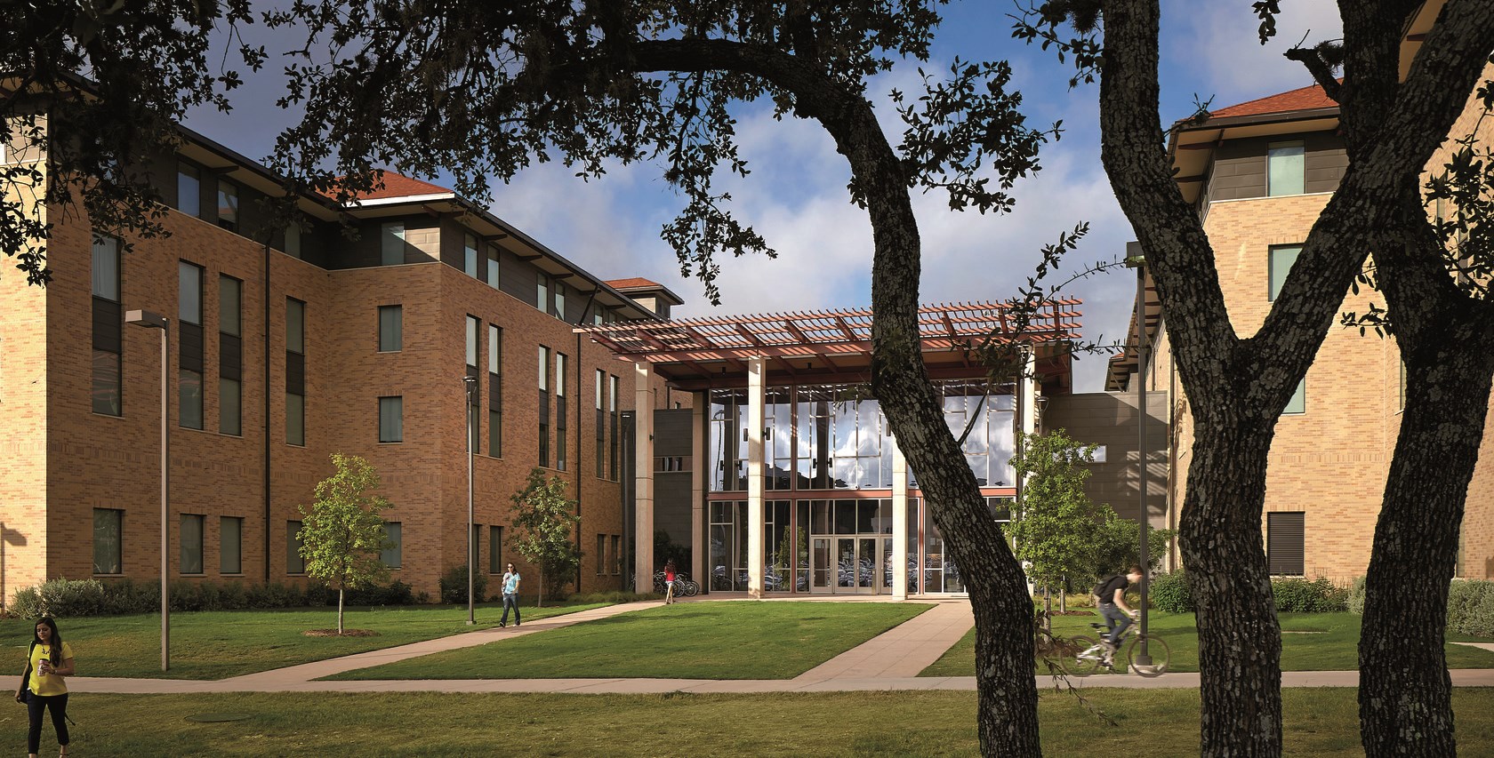 University of Texas San Antonio, San Saba Hall