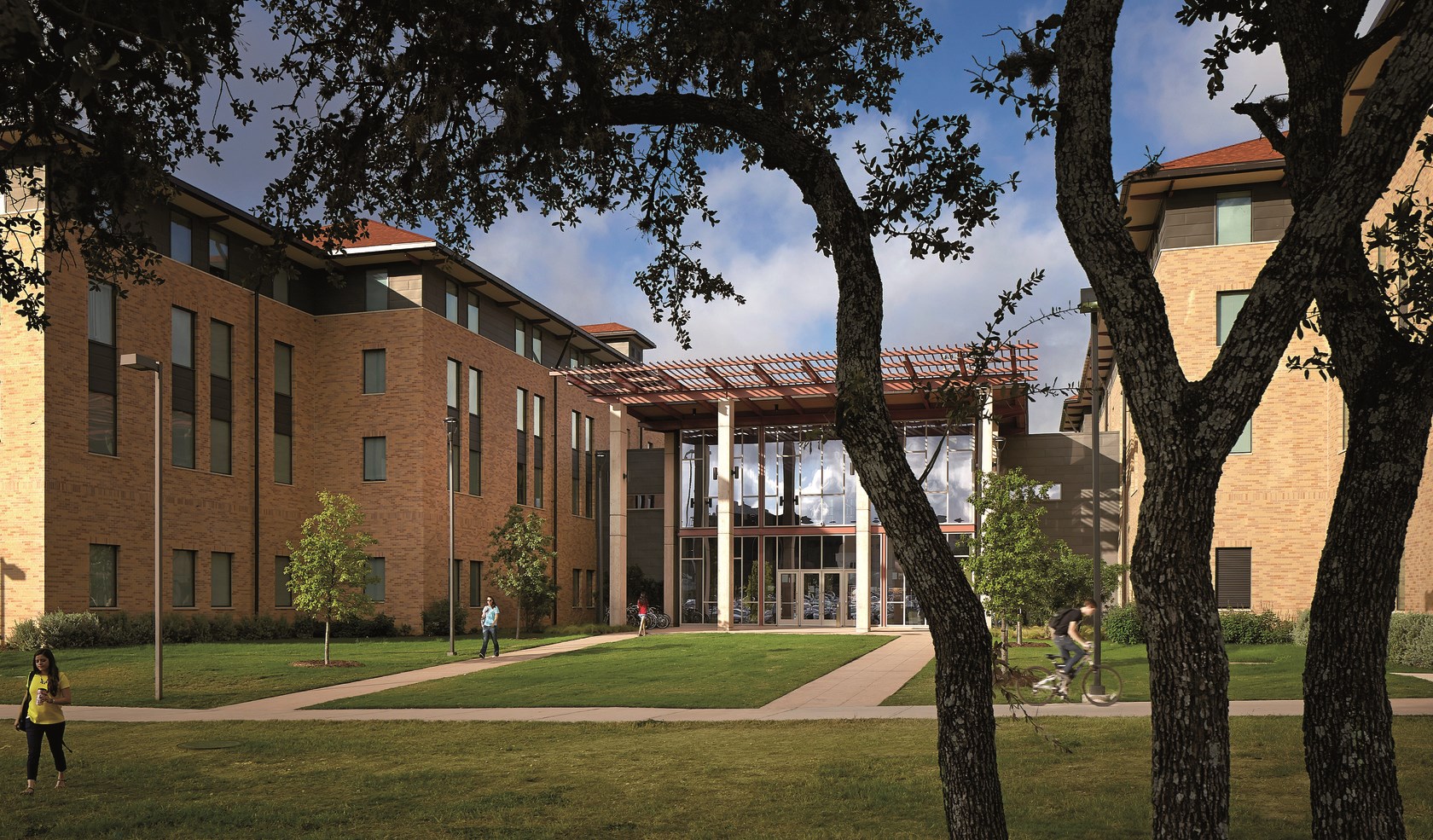 University of Texas San Antonio, San Saba Hall