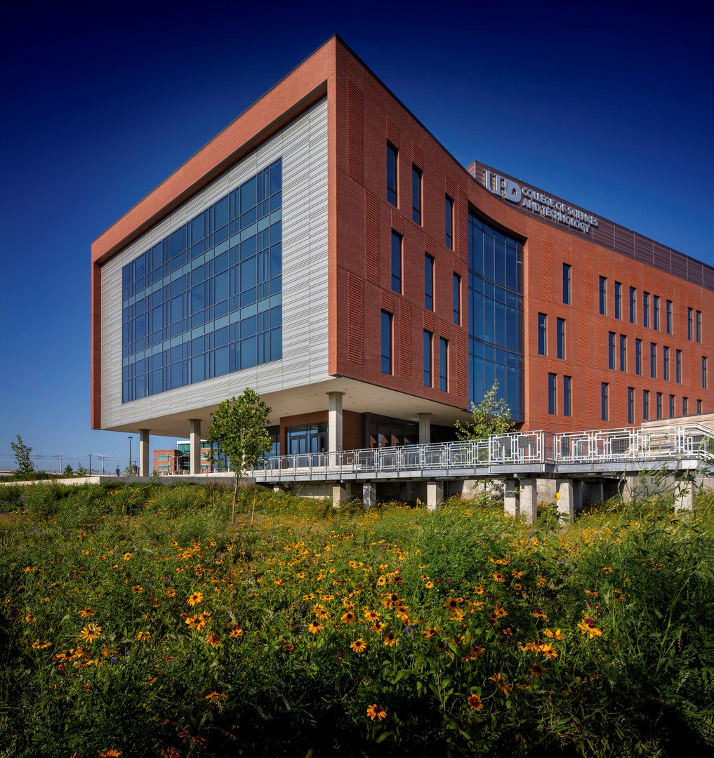 University of Houston-Downtown Sciences and Technology Building