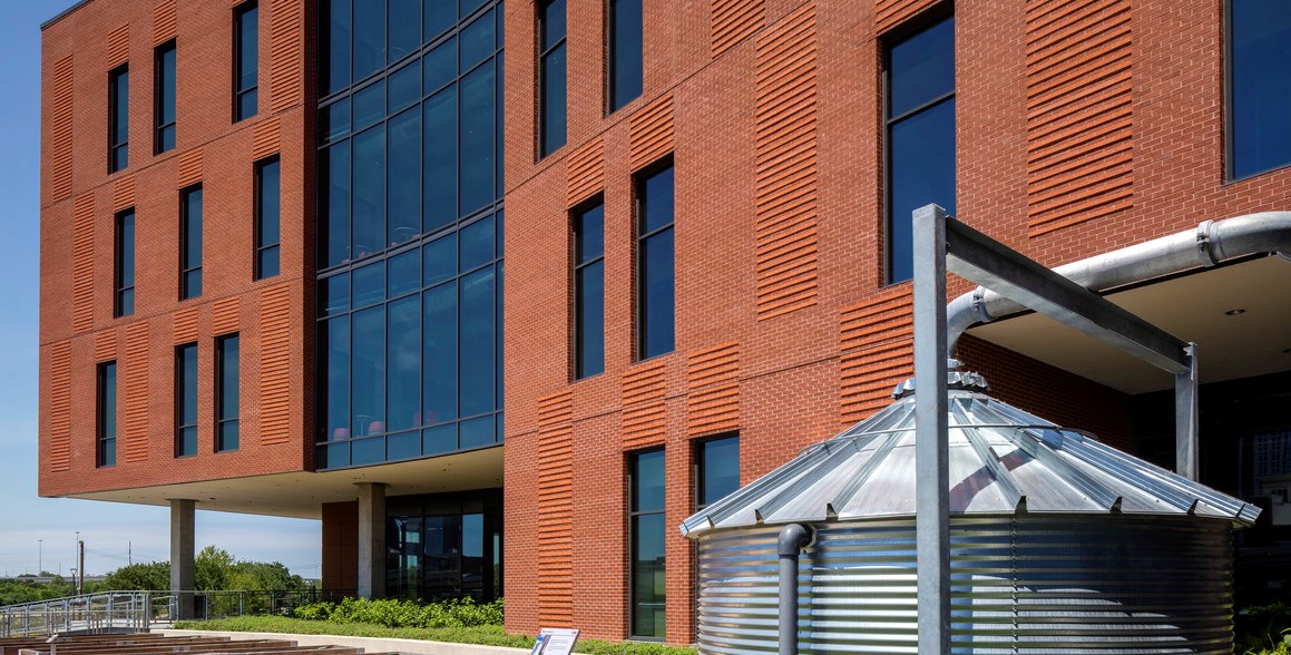 University of Houston-Downtown Sciences and Technology Building