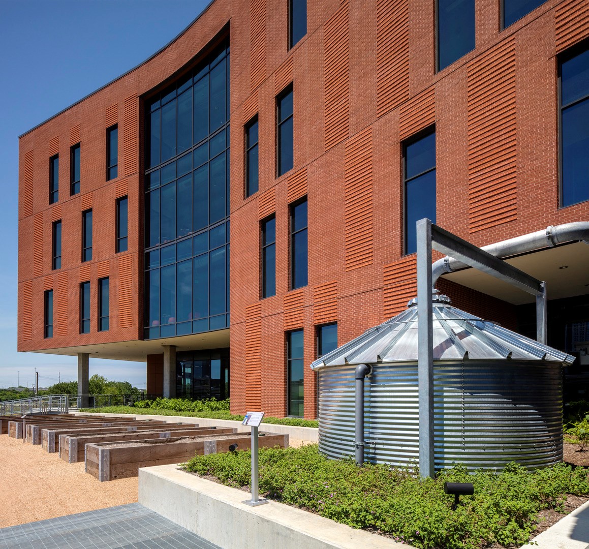 University of Houston-Downtown Sciences and Technology Building